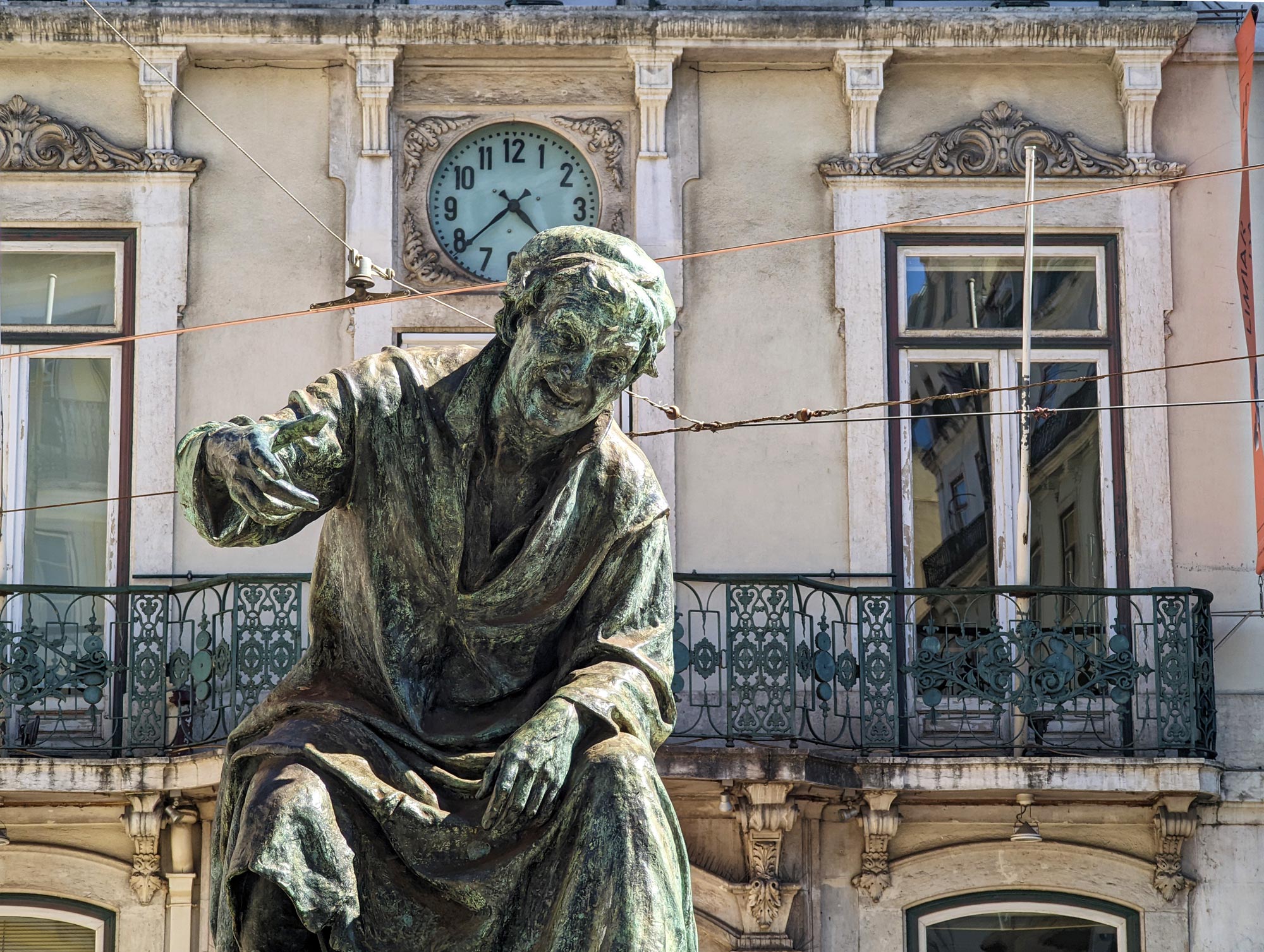 Statue of António Ribeiro - Chiado | Portugal Travel Guide