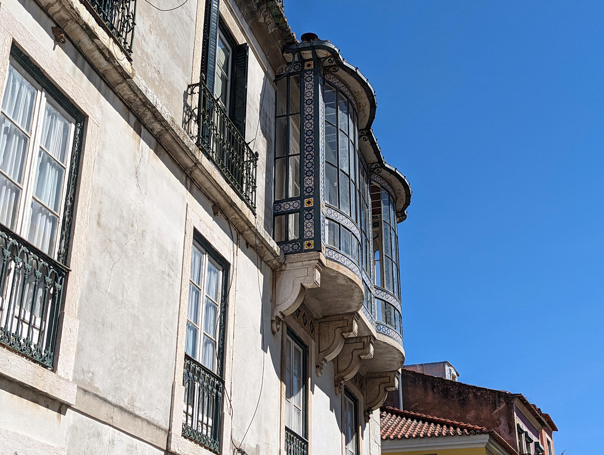 Windows - Lisbon | Portugal Travel Guide